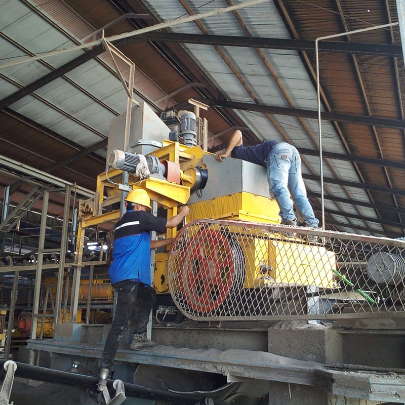 GS1000 Roller Crusher Automatic Clay Brick Production Line Fits Less ...